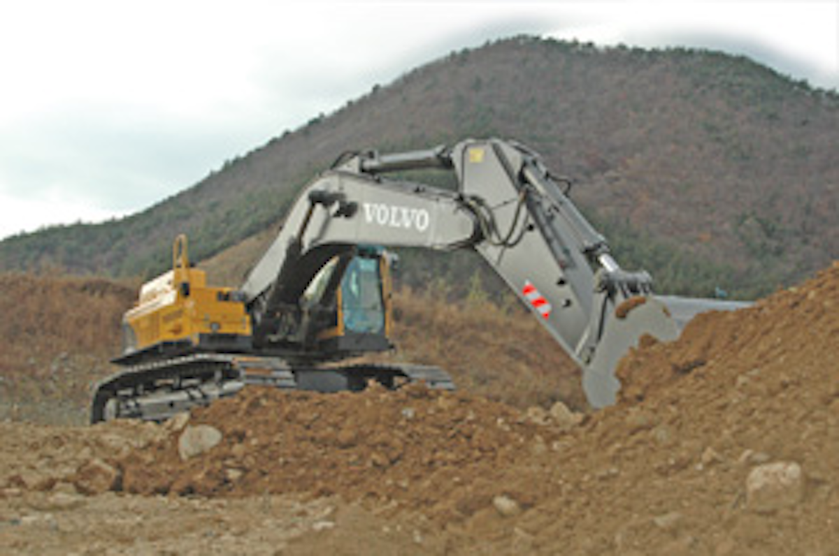 Earthmovers Gain New Ground | For Construction Pros