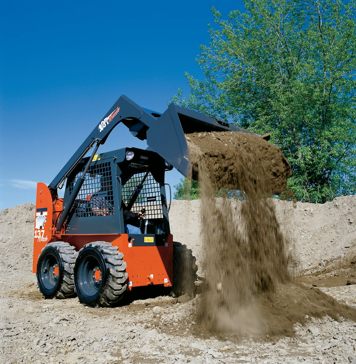 137 Skid-Steer Loader From: Thomas Equipment Ltd | For Construction Pros