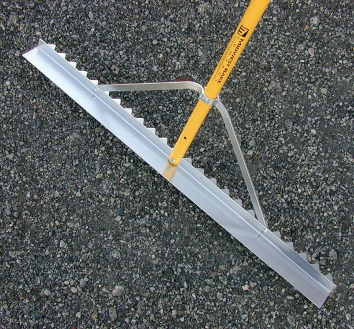 Pavement Maintenance Tools From: SealMaster | For Construction Pros