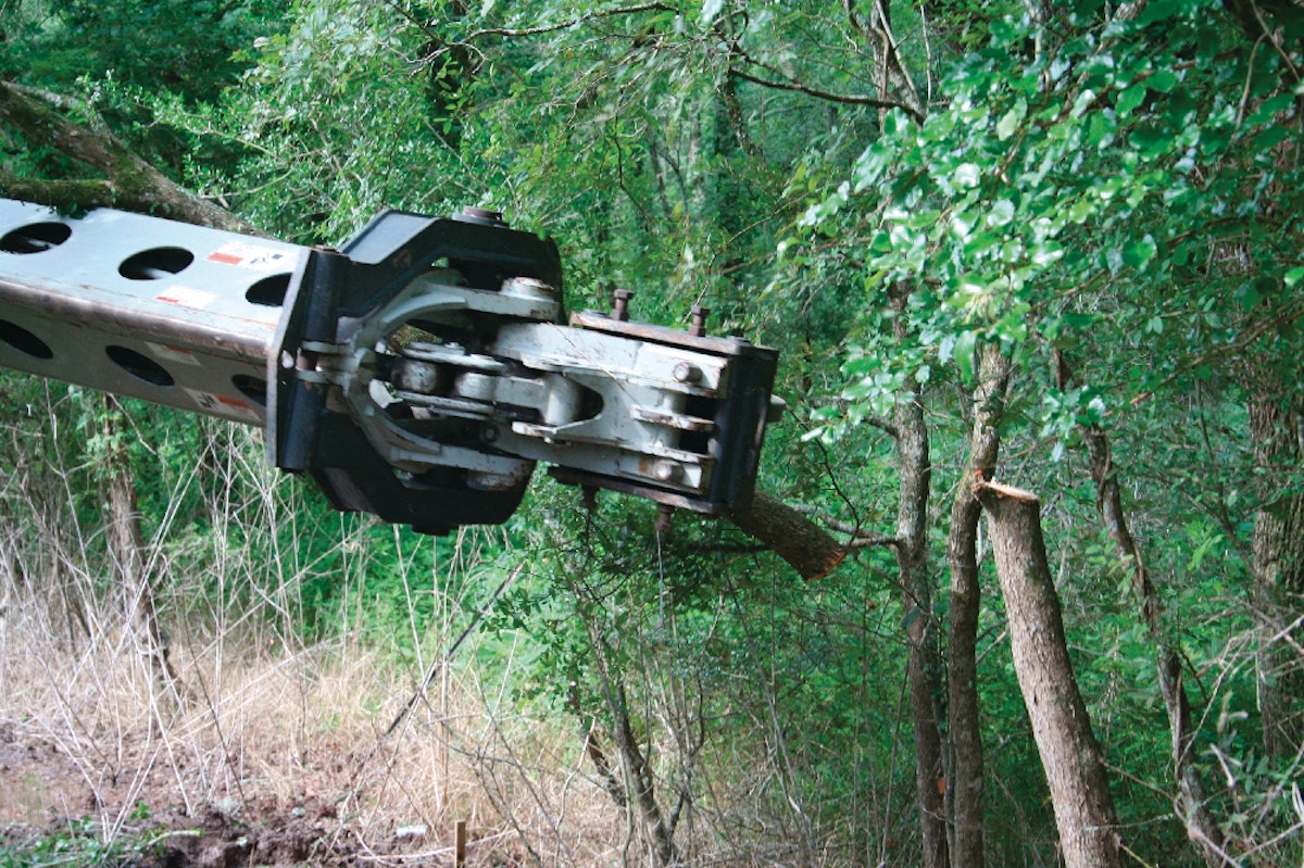 Tree Limb Shear Attachment From: Gradall Industries Inc. | For ...