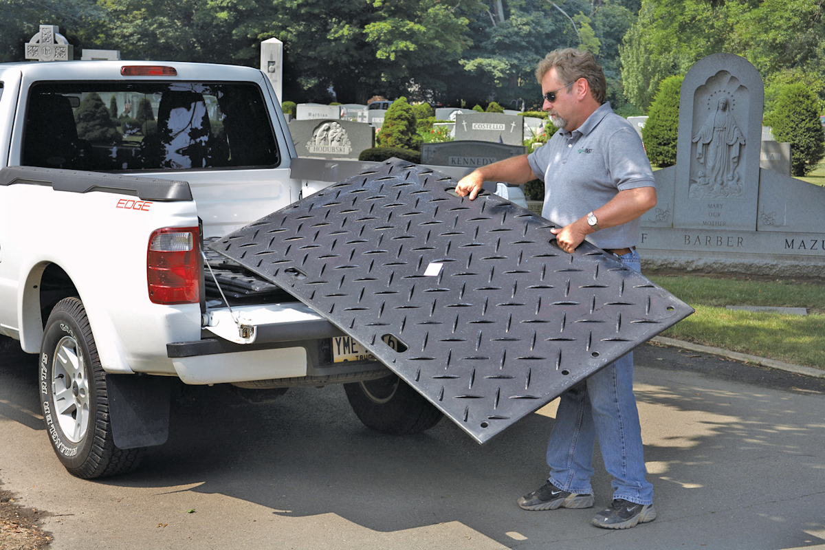 Turf Mat From: AlturnaMATS | For Construction Pros