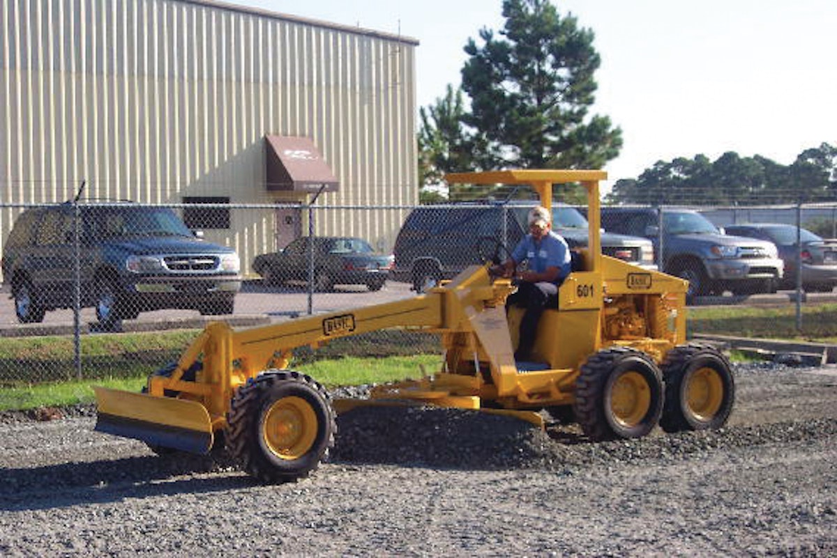 Basic Model 601 Articulating Grader From: Shannon Chastain Enterprises Inc. | For Construction Pros