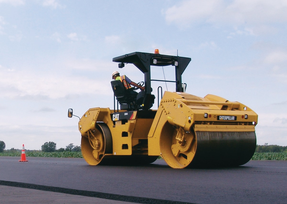 CB64 Asphalt Compactor From: Caterpillar Paving Products Inc. | For ...