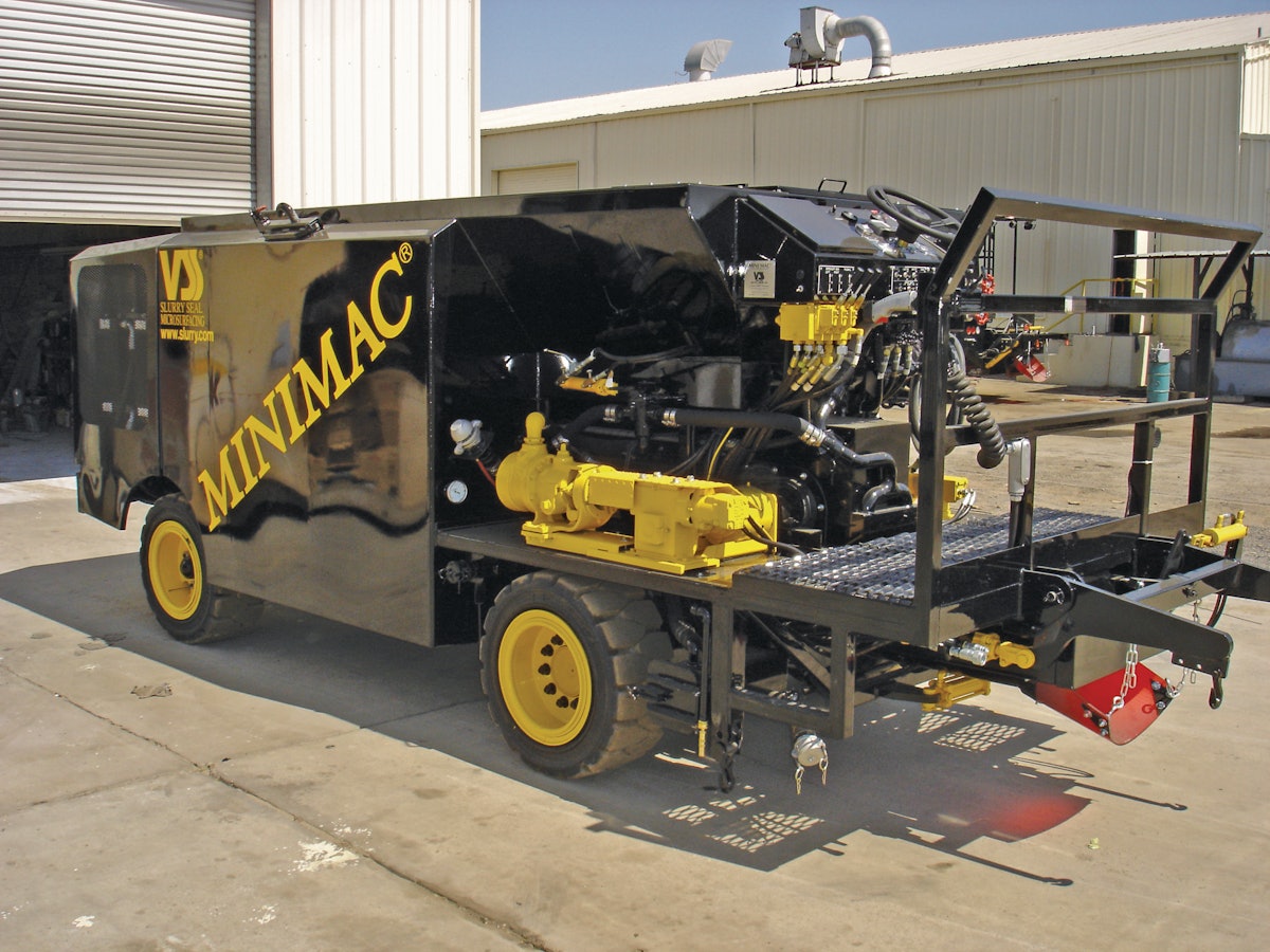 Minimac Slurry/Microsurfacing Machine From: VSS Macropaver - Division ...