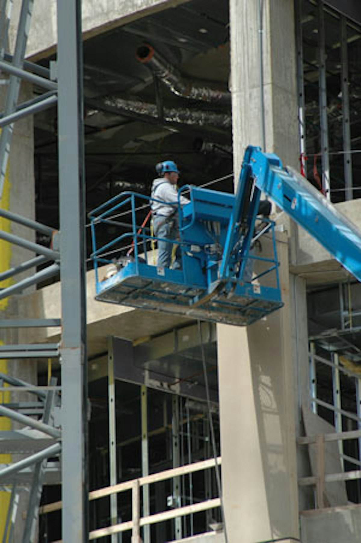 Reduce Risks of Confined Space Lifts via Risk Assessment and Proper ...