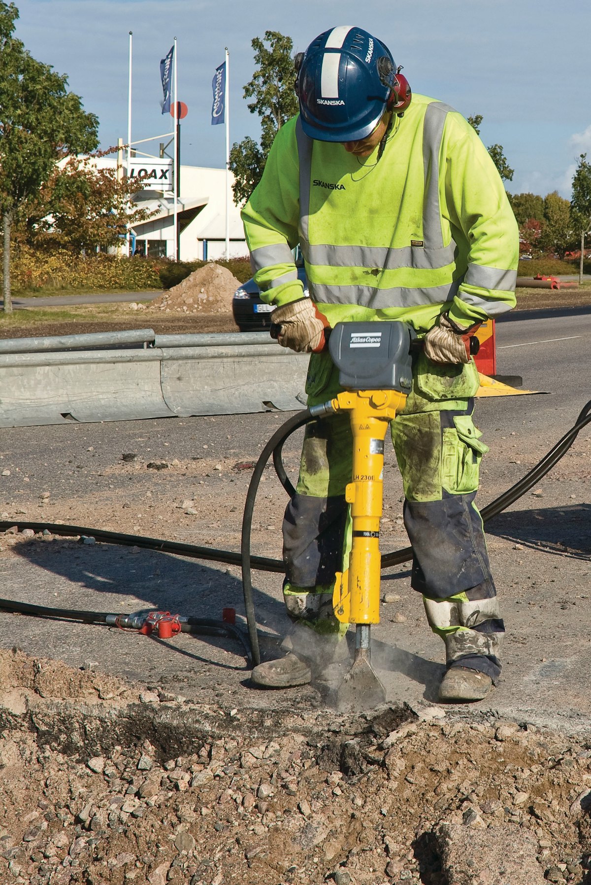 Vibro-reduced Handheld Hydraulic Breakers From: Atlas Copco Power ...