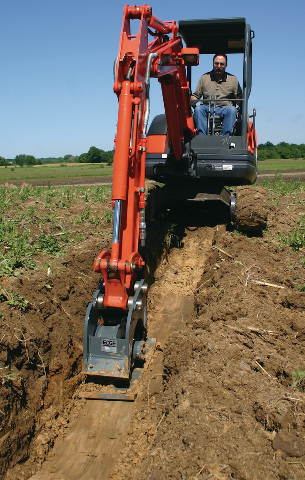 EDGE Plate Compactor From: Manitou Americas Inc. | For Construction Pros