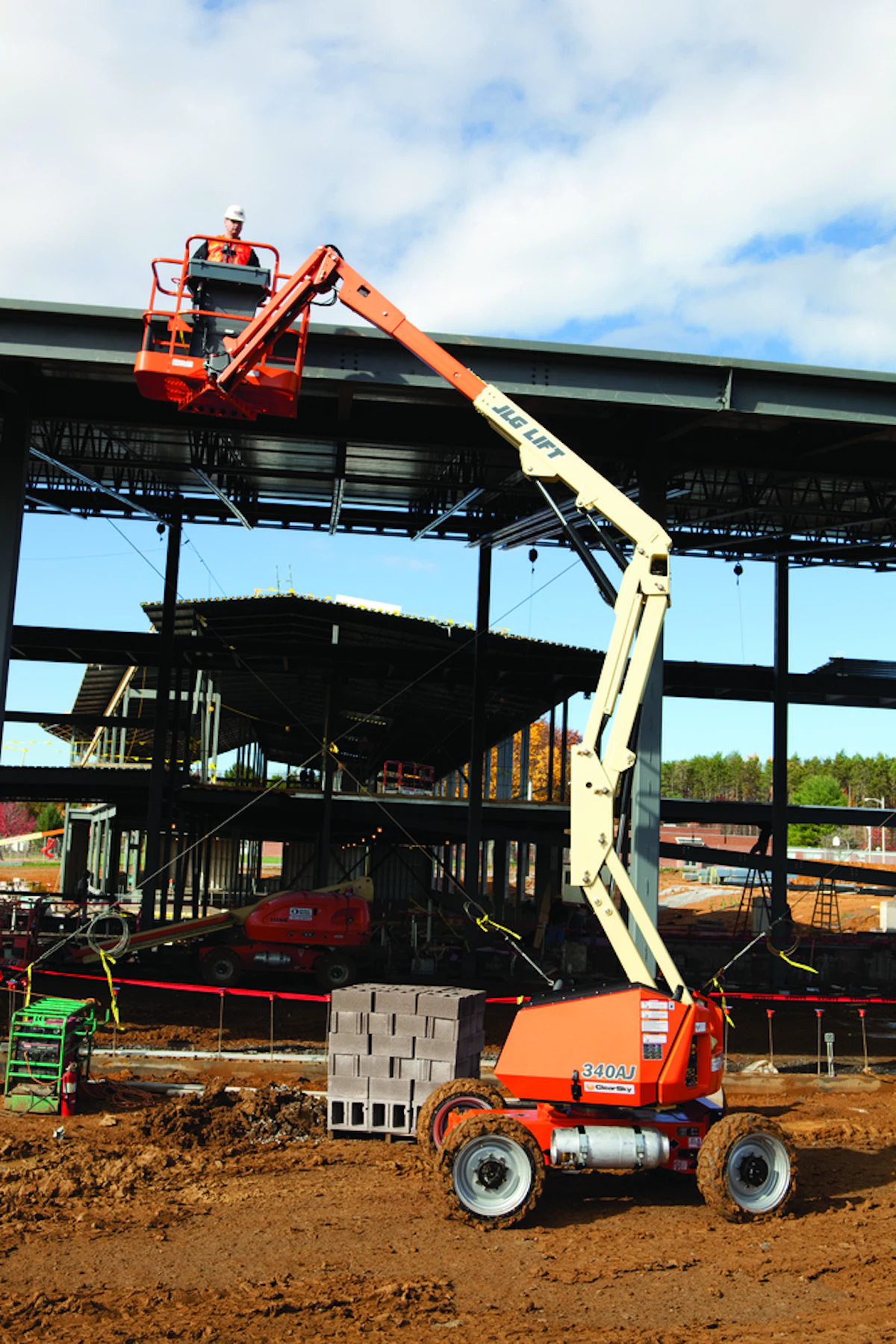 340AJ Boom Lift From: JLG Industries Inc. | For Construction Pros