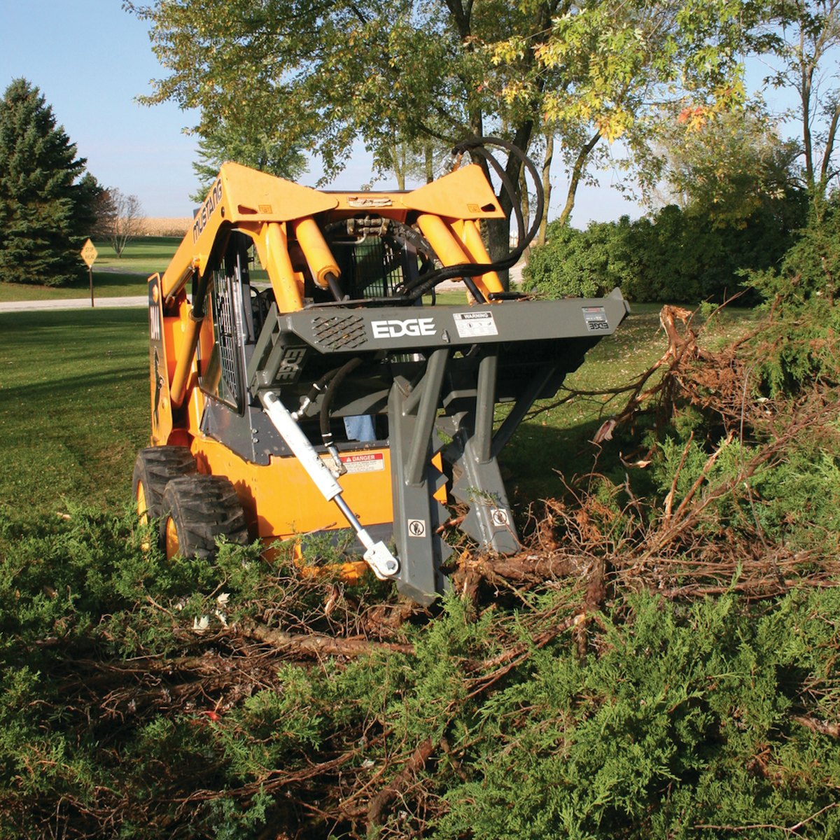 EDGE Tree Puller/Grabbing Tool From: Manitou Americas Inc. | For ...