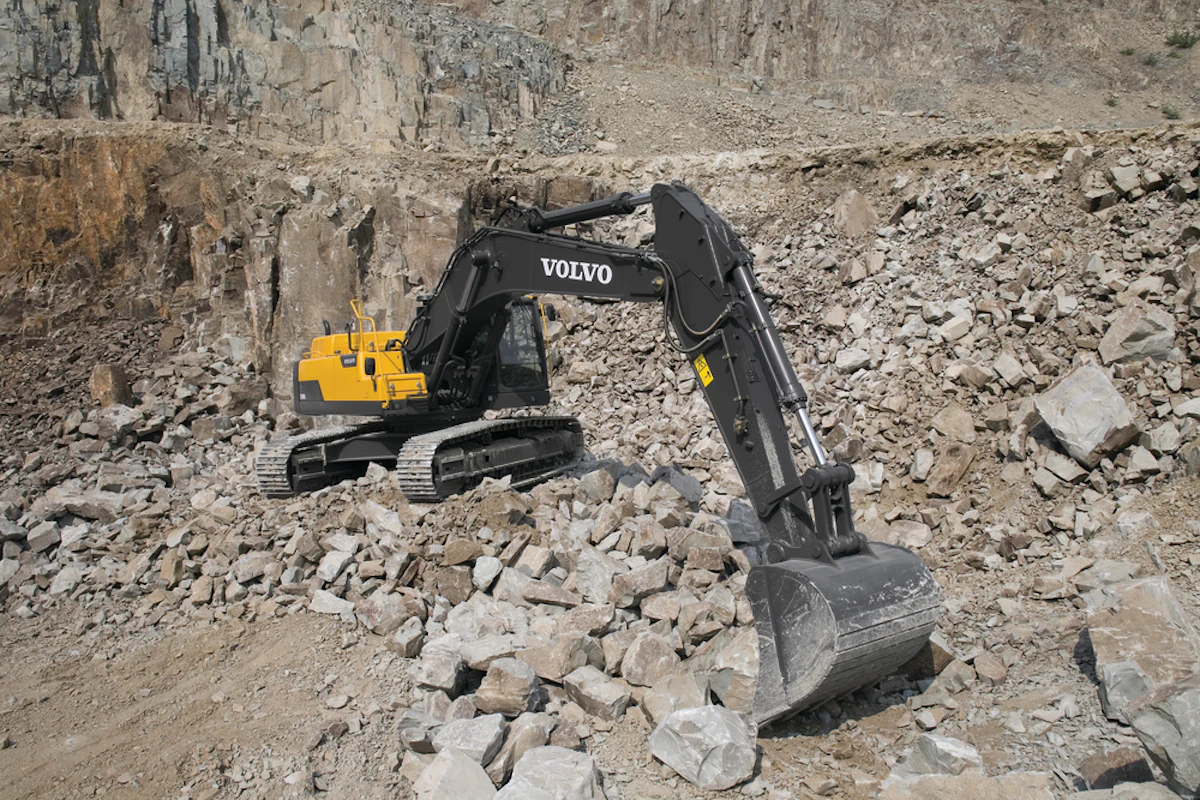 EC340D, EC380D, EC480D Excavators From: Volvo Construction Equipment ...