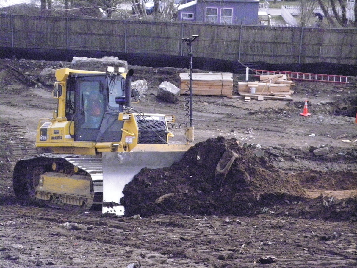 Automated Grade Control Assists with Grading, Capping 28-Acre New York ...