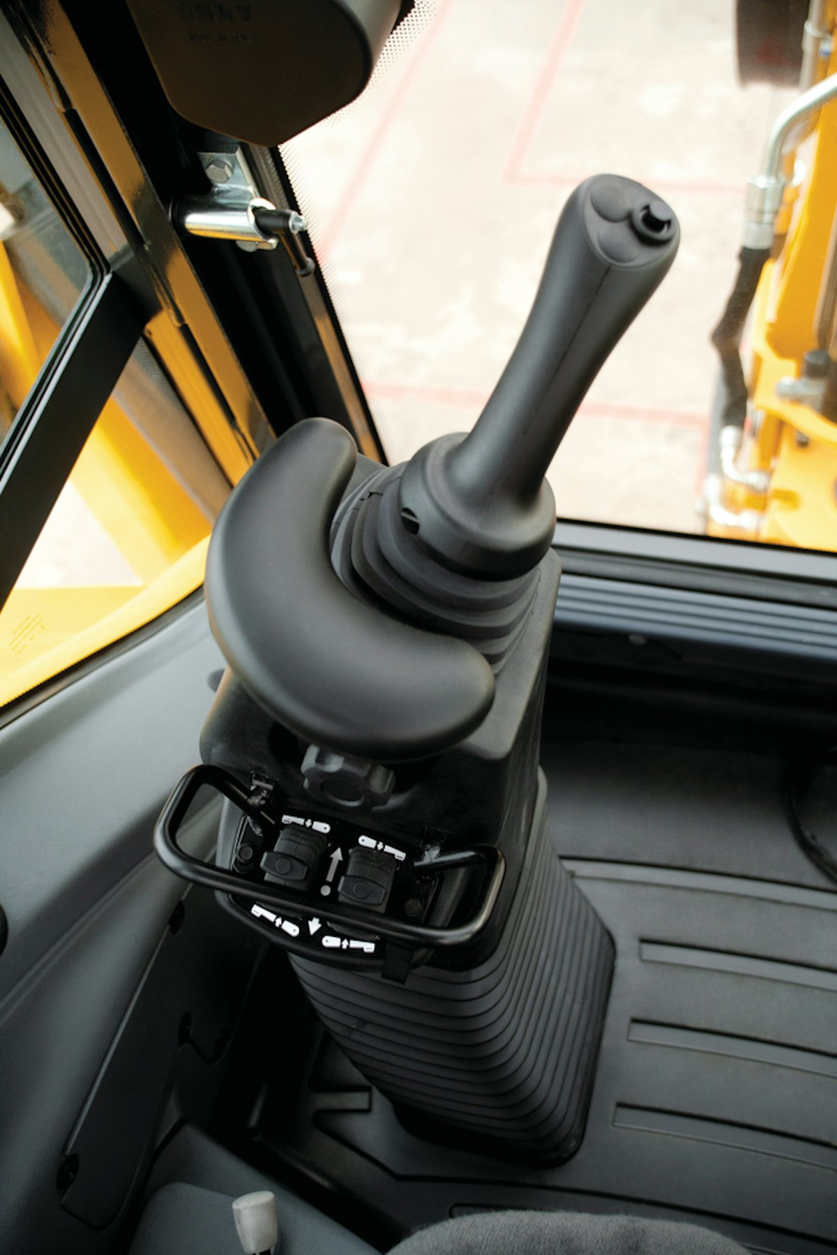 cat 420 backhoe controls