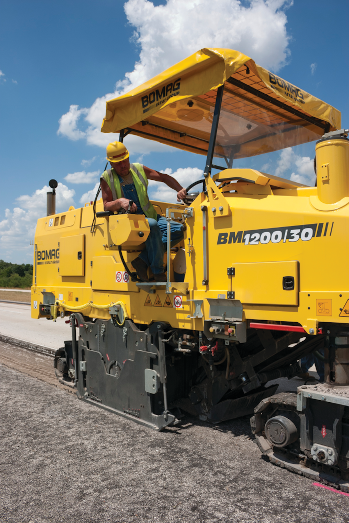 APAC rents BOMAG milling machine from Van Keppel for road repair blitz ...