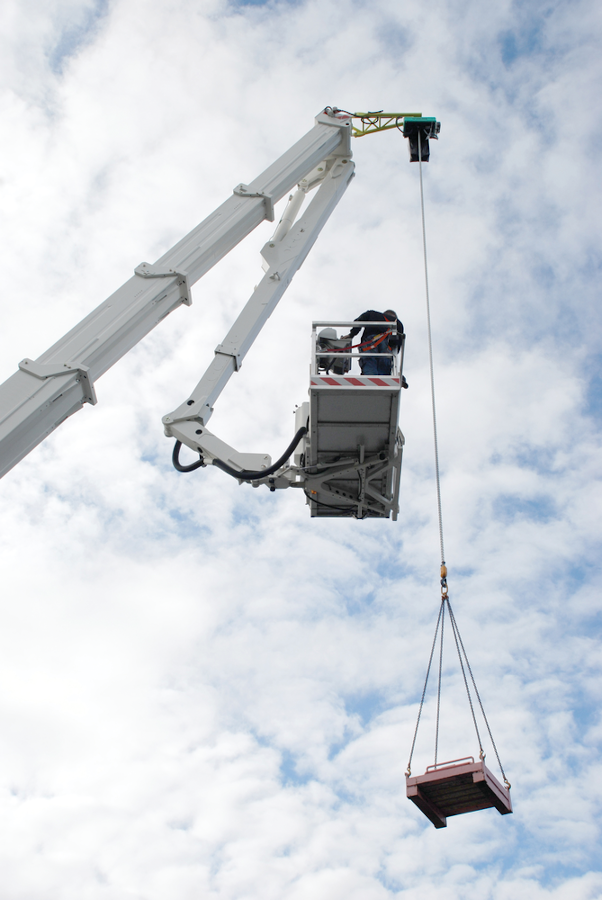 S-230 XDT Aerial Work Platform From: Bronto Skylift North America | For ...