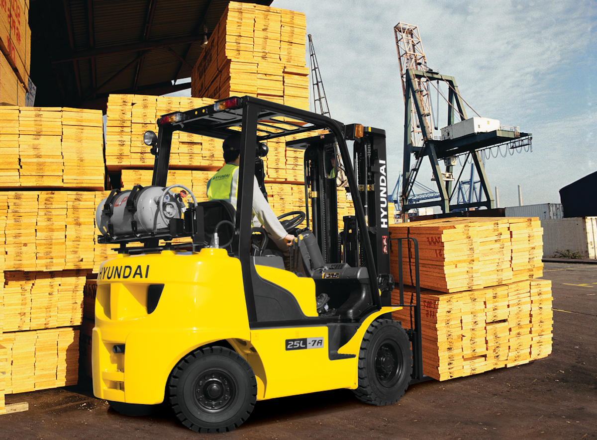 25L(G)-7A Forklift From: Hyundai Construction Equipment Americas Inc ...