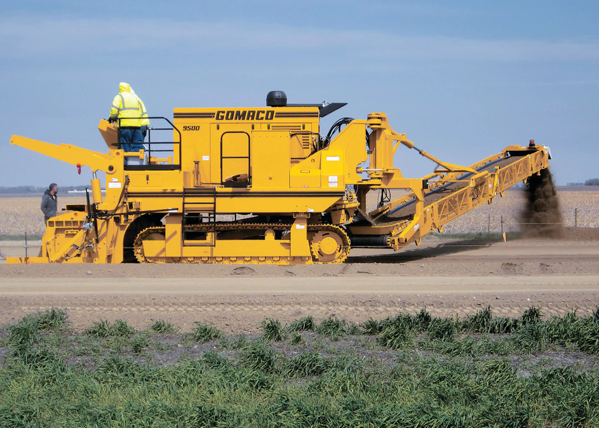 9500 with G+ Control System From: GOMACO Corporation | For Construction ...