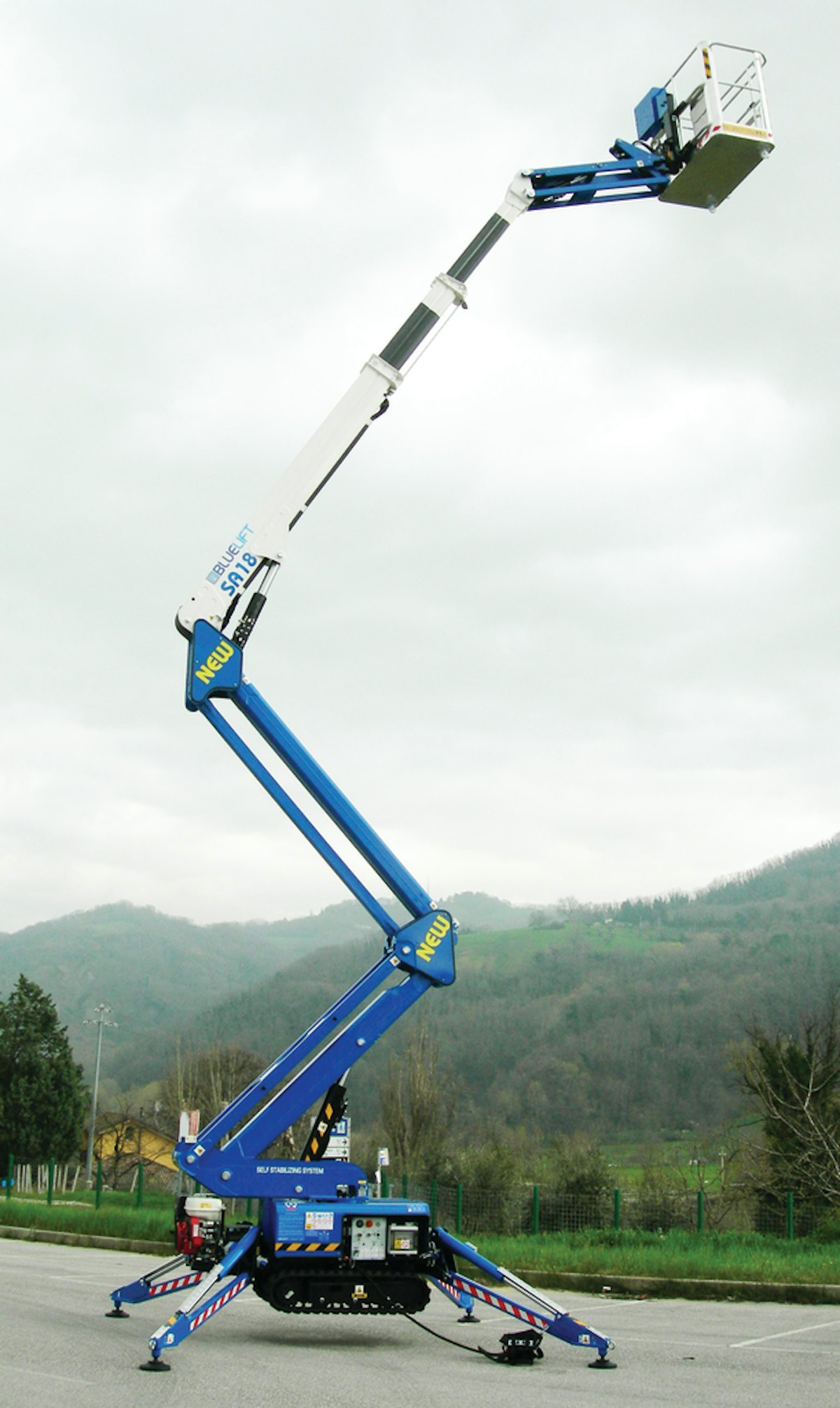 Bluelift B72 Aerial Lift From: ReachMaster Inc. | For Construction Pros