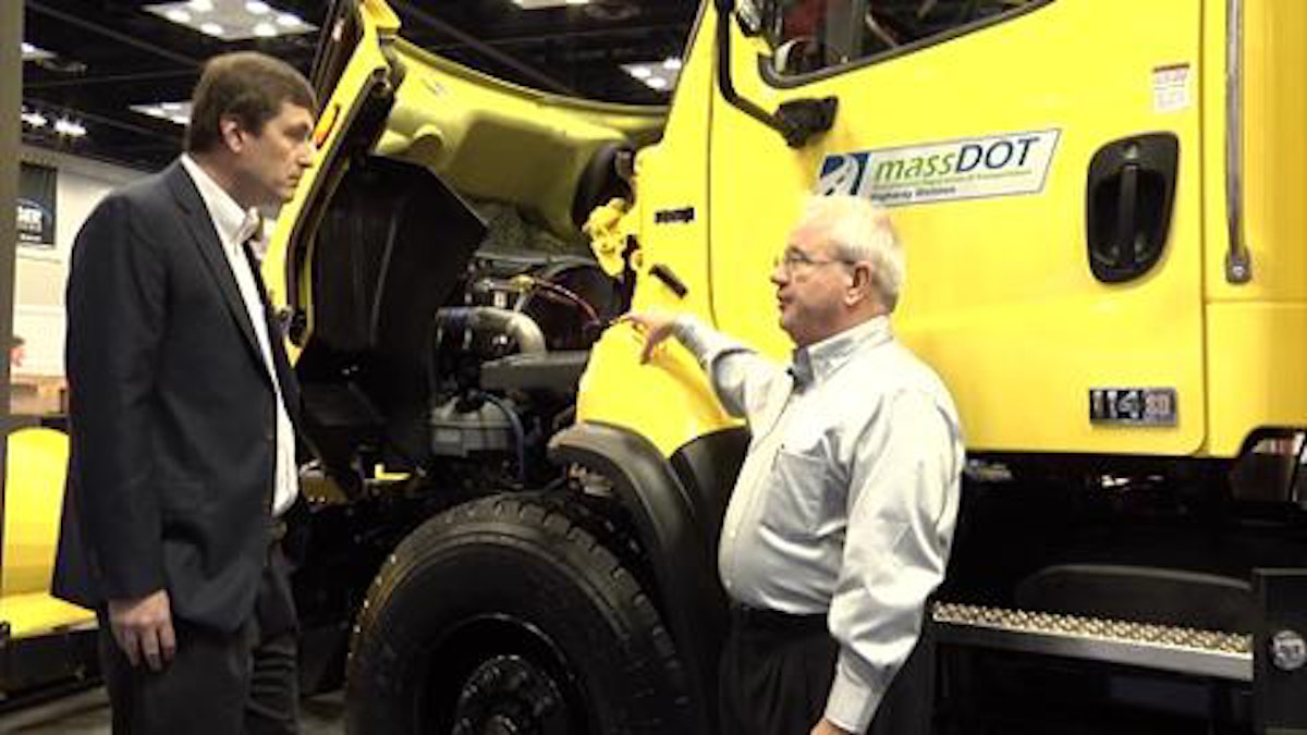 Video: Freightliner Explains Natural Gas Options and ROI | For ...
