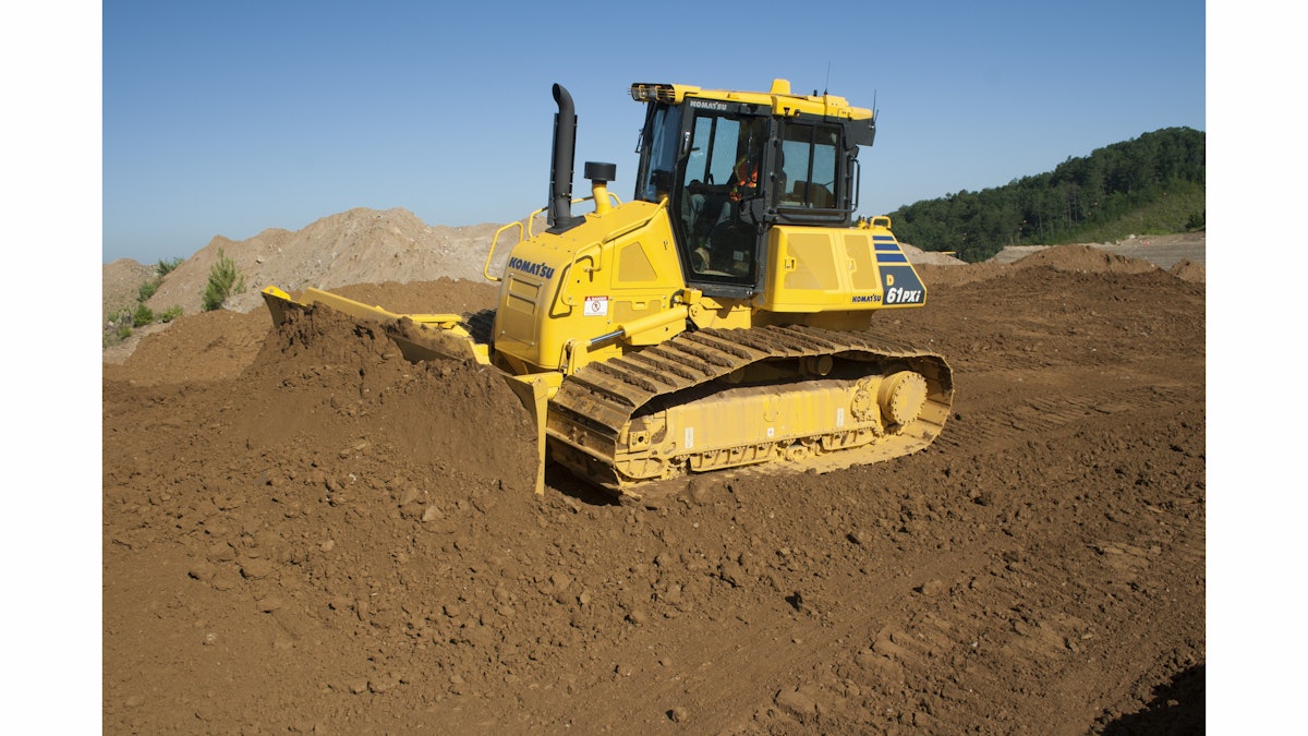 komatsu d61 dozer width