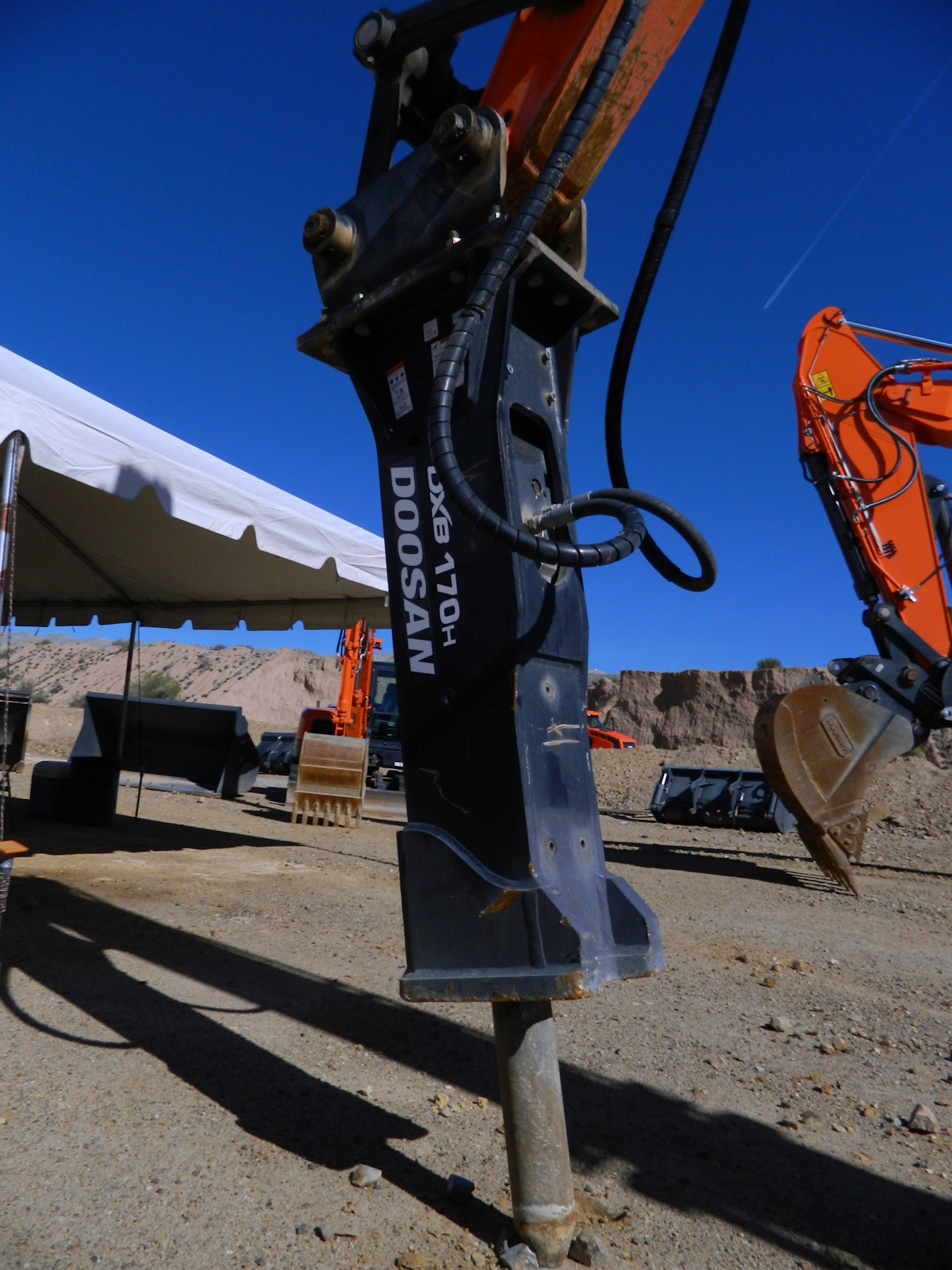 6 Tips on How to Properly Maintain Your Hydraulic Breaker | For ...