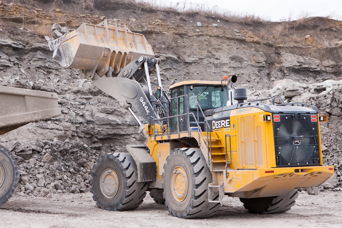 Field Proven: Deere’s 944K Hybrid Keeps Up with Larger Quarry Loader at ...
