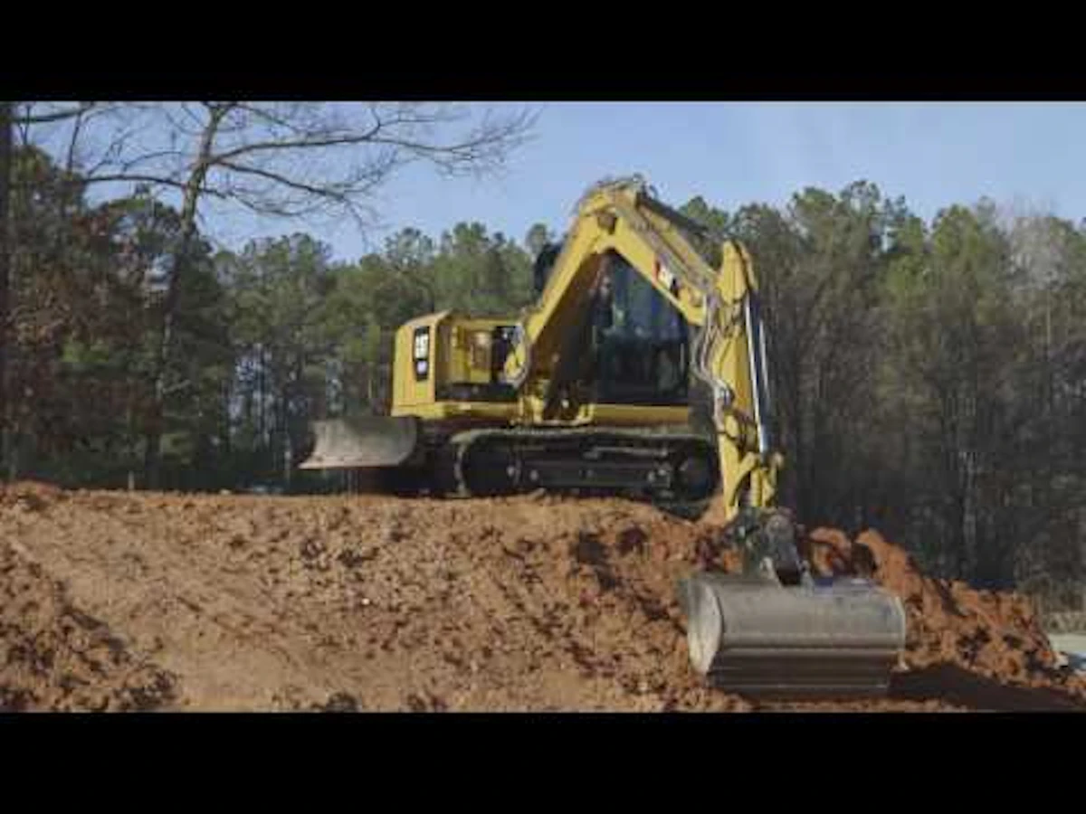 [VIDEO] Cat Mini Excavators Offer Three Boom Options | For Construction ...