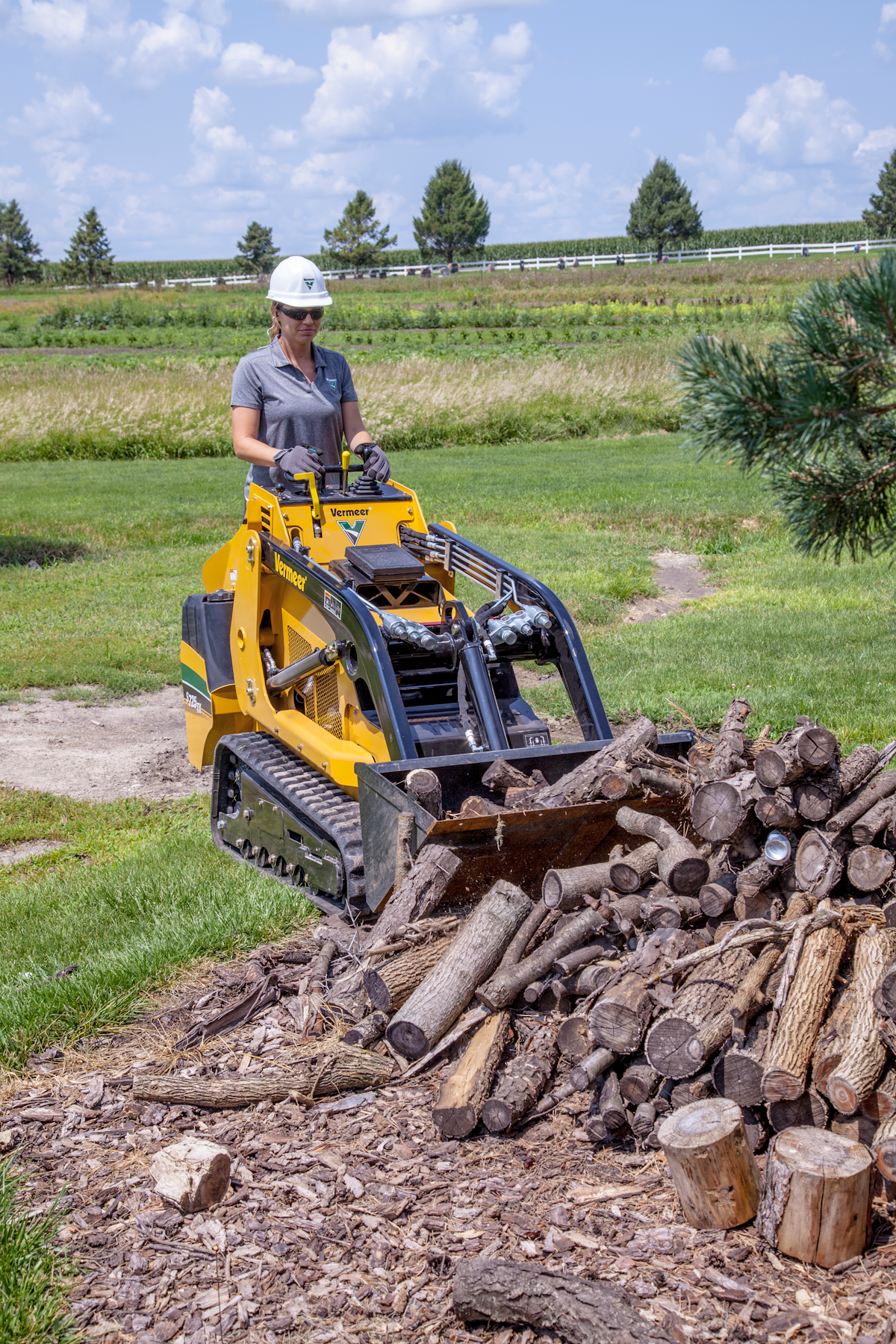 S725TX Compact Utility Loader From: Vermeer | For Construction Pros