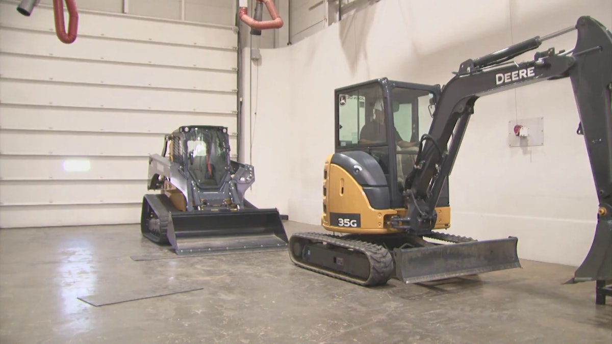 [VIDEO] John Deere Demonstrates How to Adjust Track Sag on Compact ...