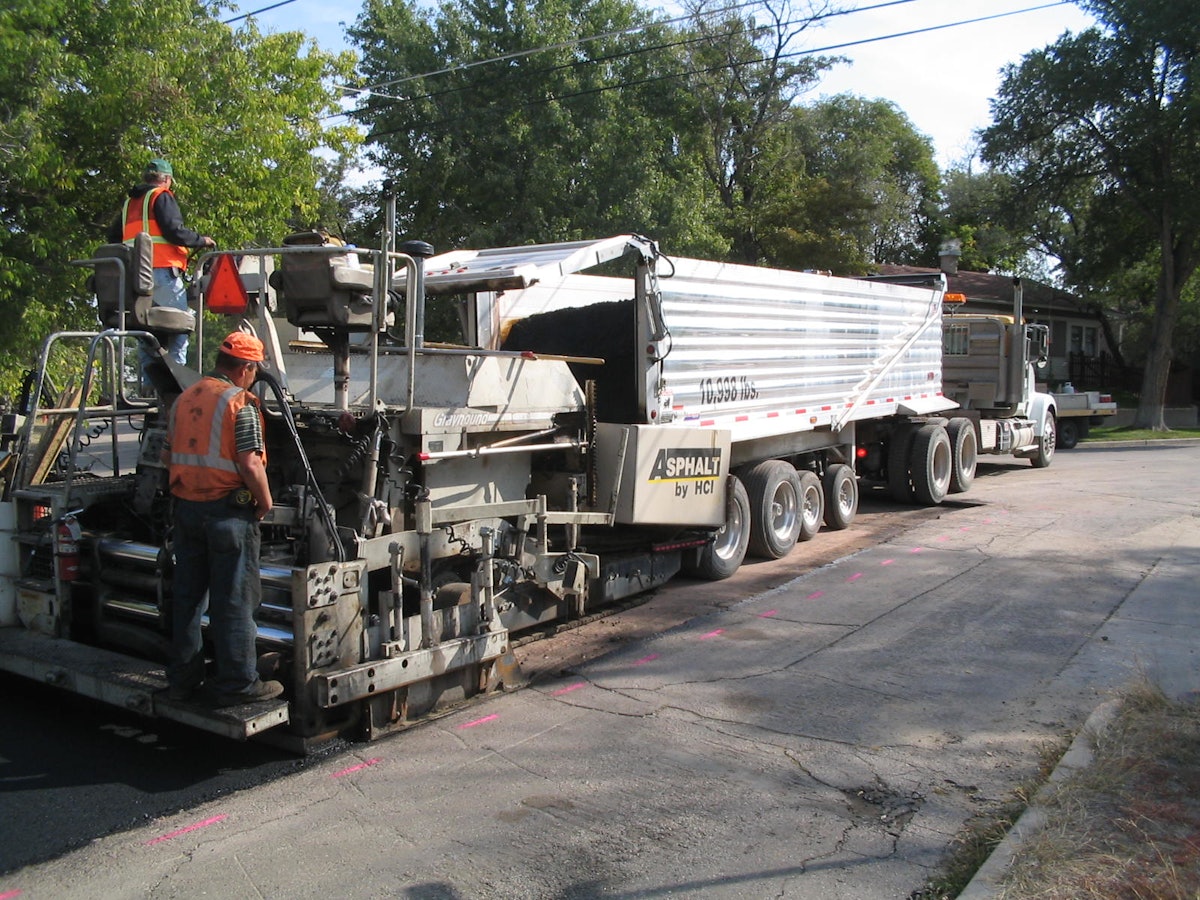 Walking Floor Unloading System From: KEITH Manufacturing Co. | For ...