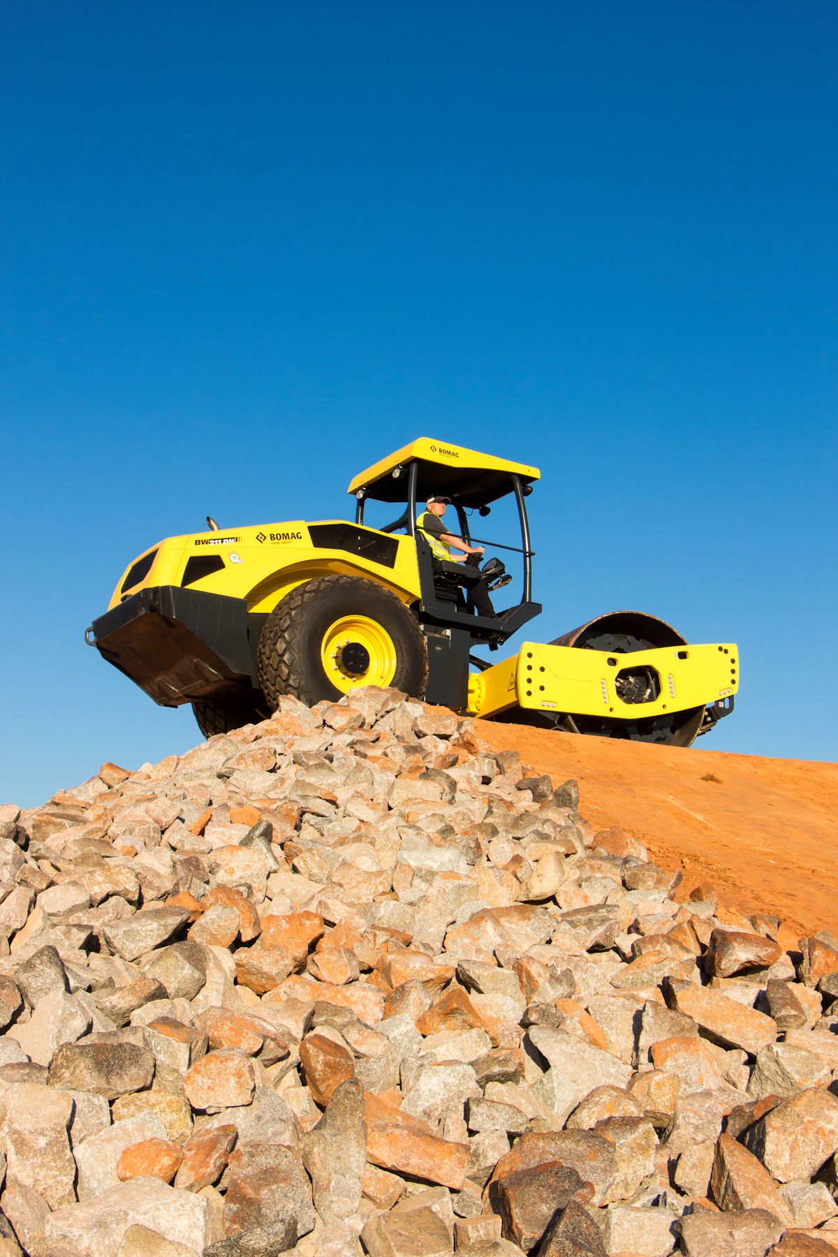 BOMAG BW 211 DH-5 Single Drum Roller From: BOMAG Americas Inc. | For ...