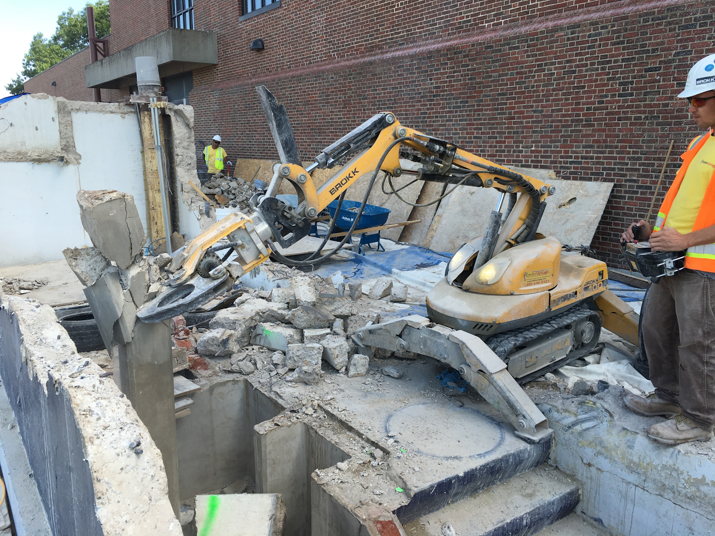 Brokk Demolition Robot Succeeds in Concrete Demolition After Other ...