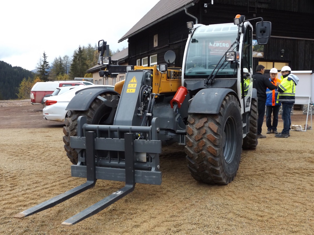 [VIDEO] Liebherr Telehandlers Feature Two Model Lines and 26 Versions ...