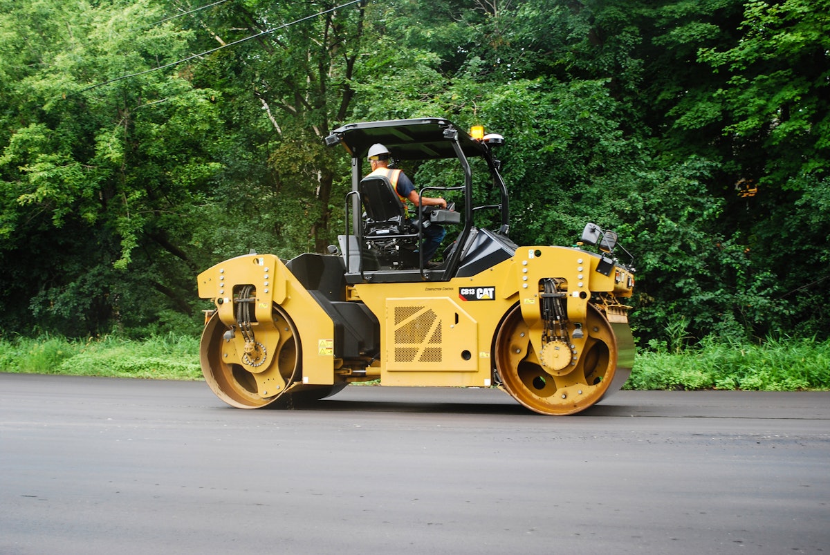 Caterpillar Adds New Production-Class Tandem Vibratory Rollers to the ...