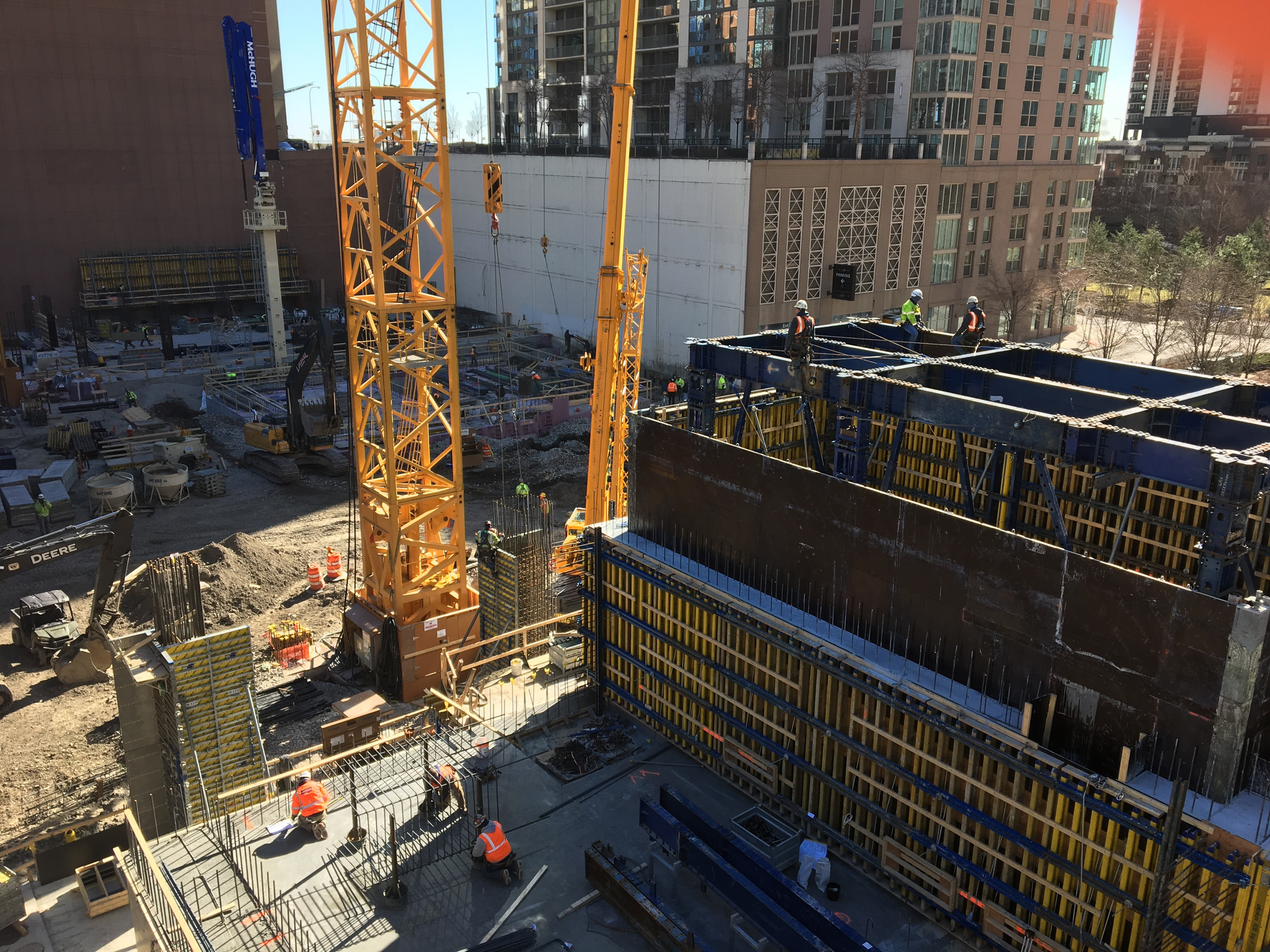 Self-climbing Tower Integral In Constructing Chicago's Vista Tower ...
