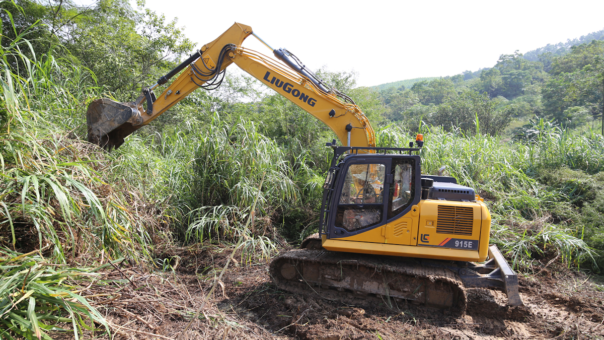 LiuGong 915E Excavator From: LiuGong Construction Machinery N.A. LLC ...