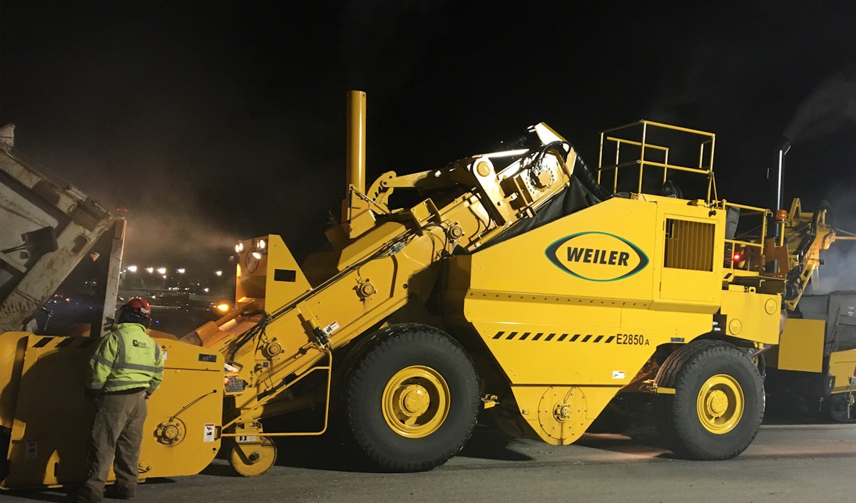 Weiler E2850A Remixing Transfer Vehicle From: Weiler | For Construction ...