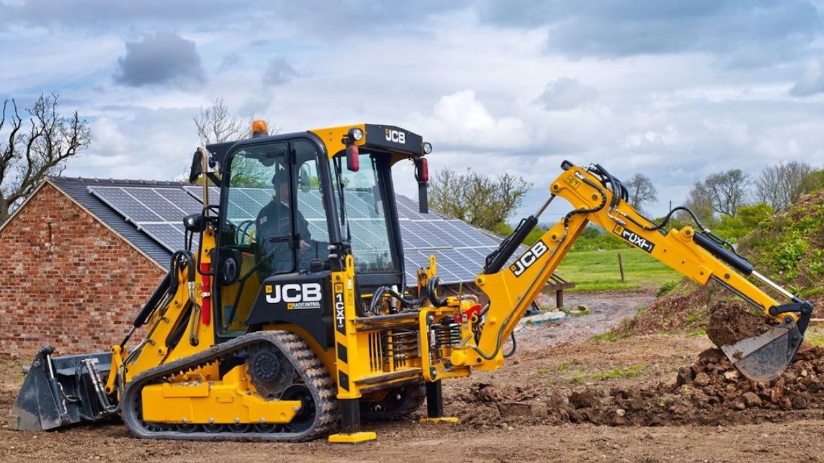 [VIDEO] JCB Previews 1CXT Tracked Backhoe Loader Before US Launch | For ...