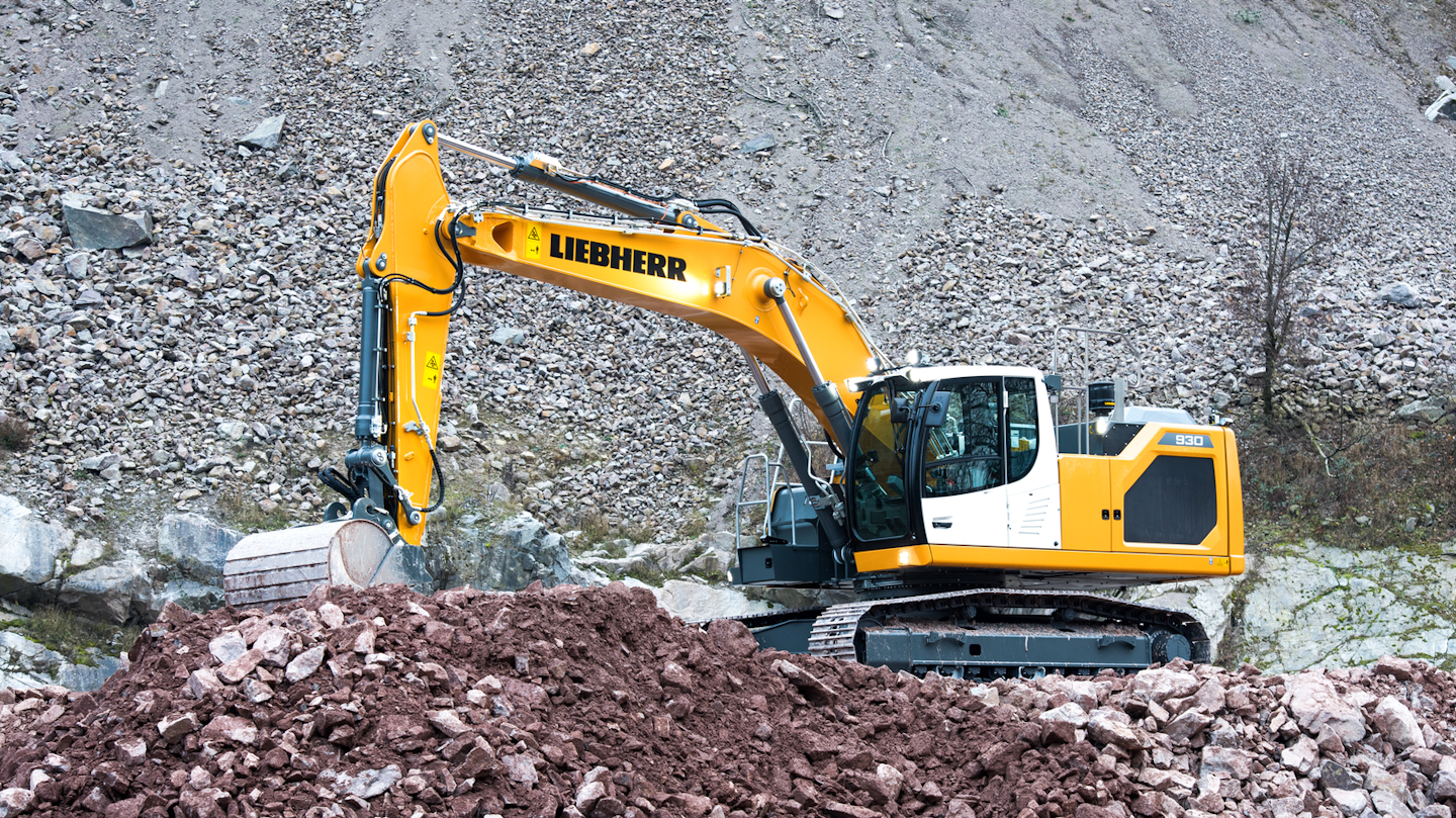 Liebherr Showcases R 926 and R 930 Generation 8 Crawler Excavators at ...