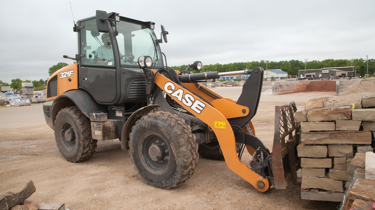[VIDEO] New CASE Compact Wheel Loader Electro-Hydraulic Controls | For ...