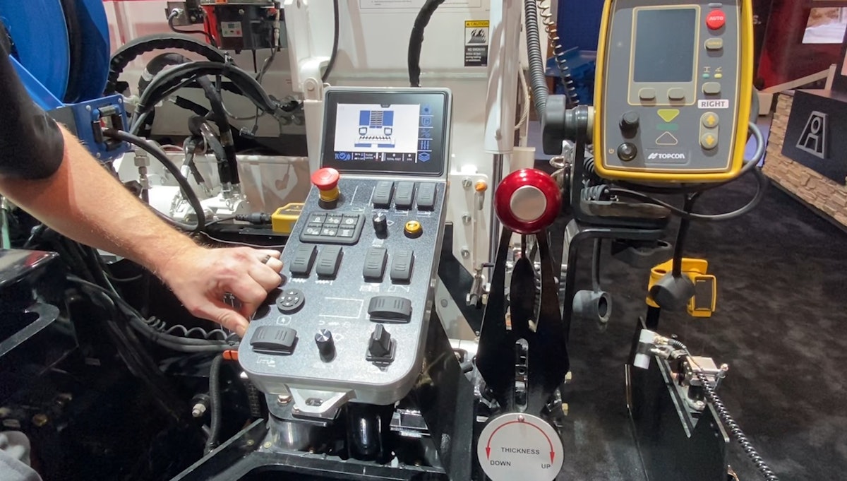 [VIDEO] New Control Stations for Roadtec Pavers Help Improve Contractor ...