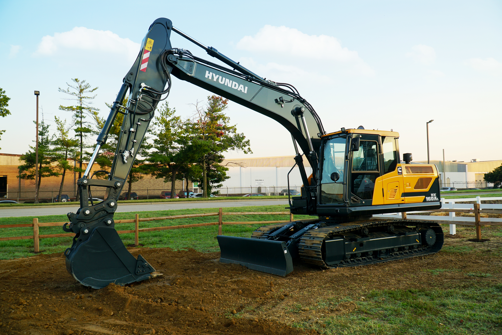 Three Next Generation Caterpillar Excavators Deliver More Choices in 20 ...