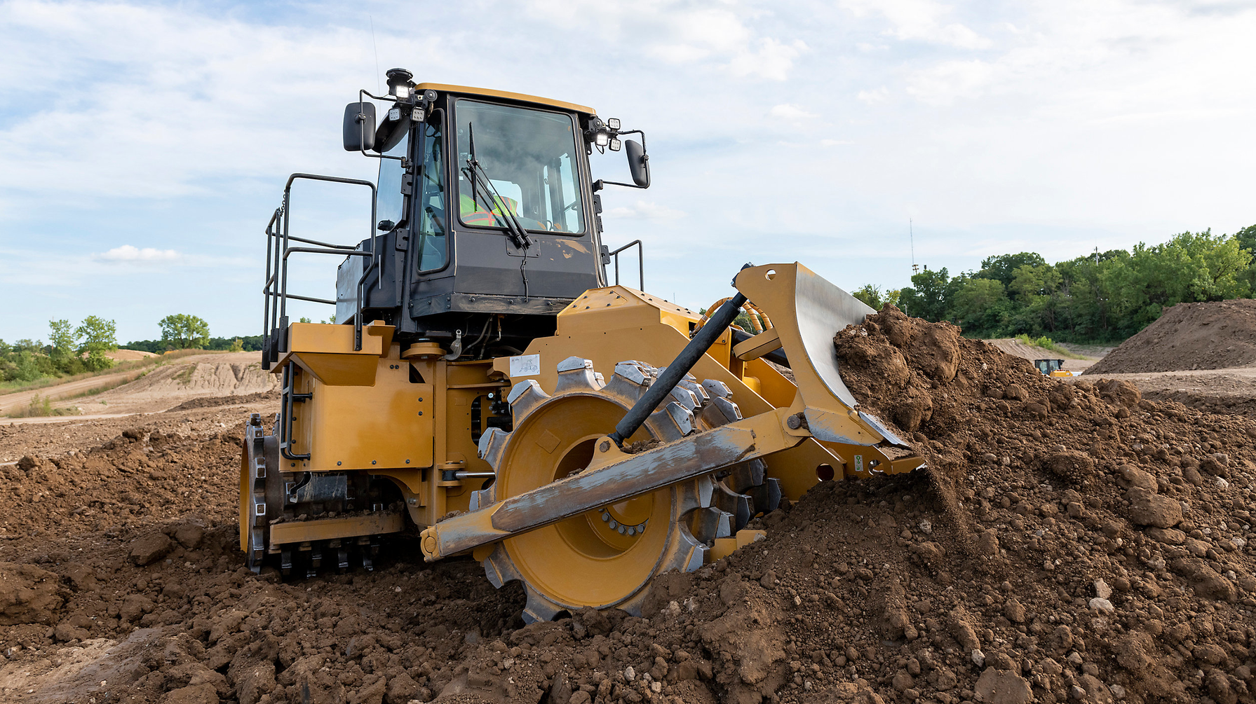 Caterpillar 815 Soil Compactor From: Caterpillar - Cat | For ...