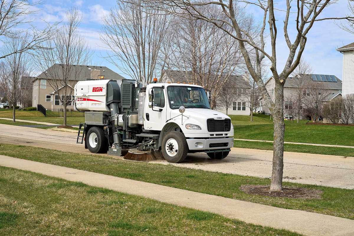 Elgin RegenX1 Regenerative Air Sweeper From: Elgin Sweeper Company ...