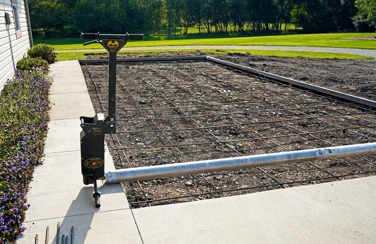 Curb Roller Manufacturing Debuts Lynx Modular Roller Screed | For ...