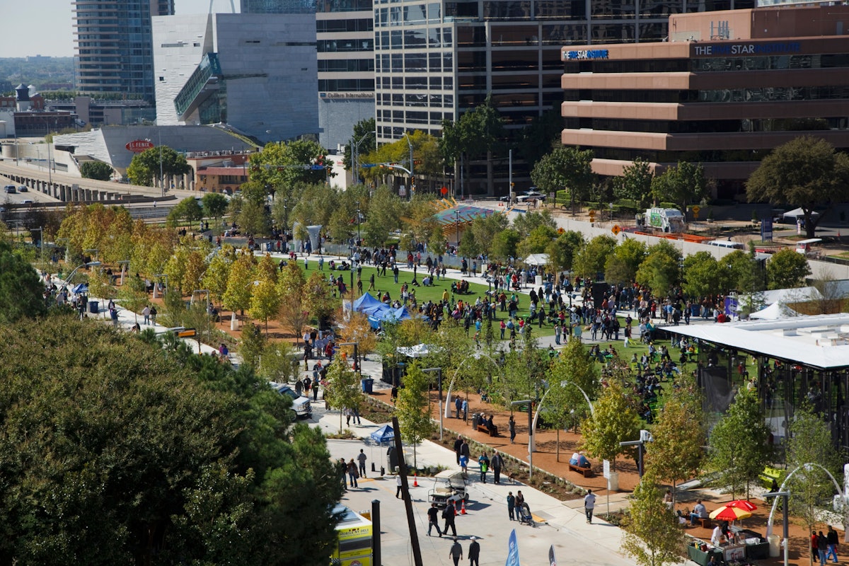 Installing the Nancy Best Concrete Fountain in Dallas' Klyde Warren ...
