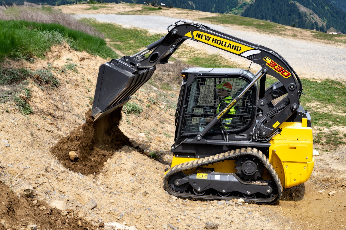 New Holland C330 Super Boom Vertical Lift Compact Track Loader From ...