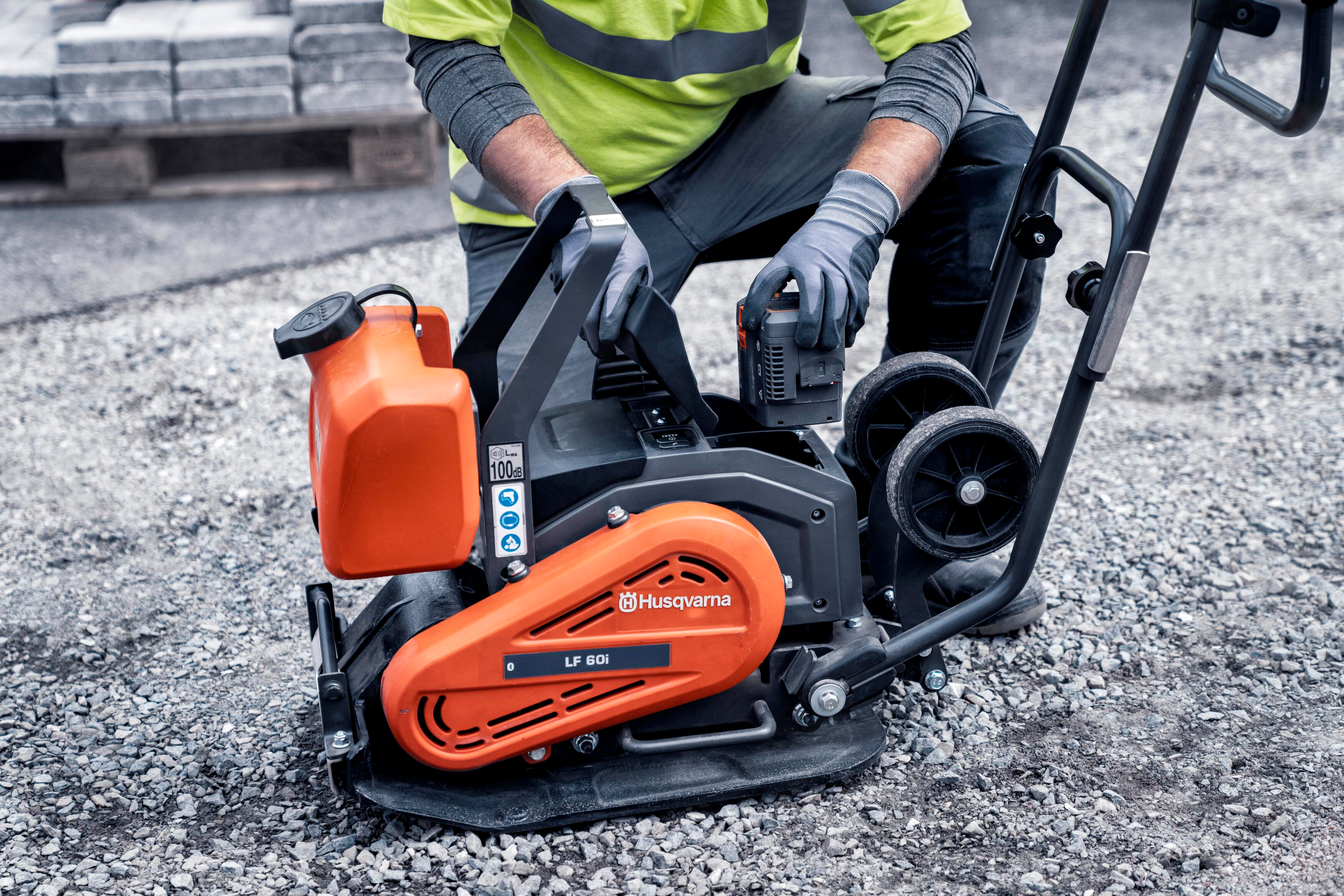 Husqvarna Battery-powered K 540i Power Cutter and LF 60i LAT Plate ...