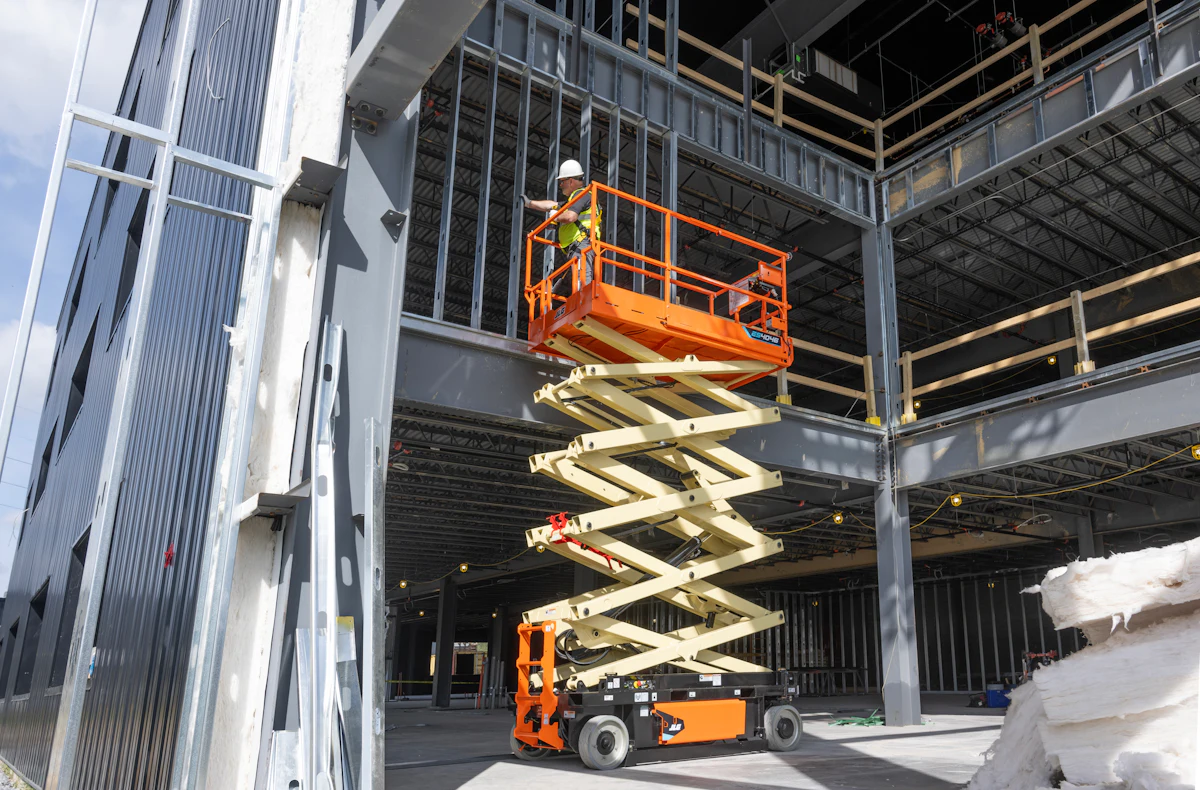 JLG Launches ES4046 Electric Scissor Lift From: JLG Industries Inc ...