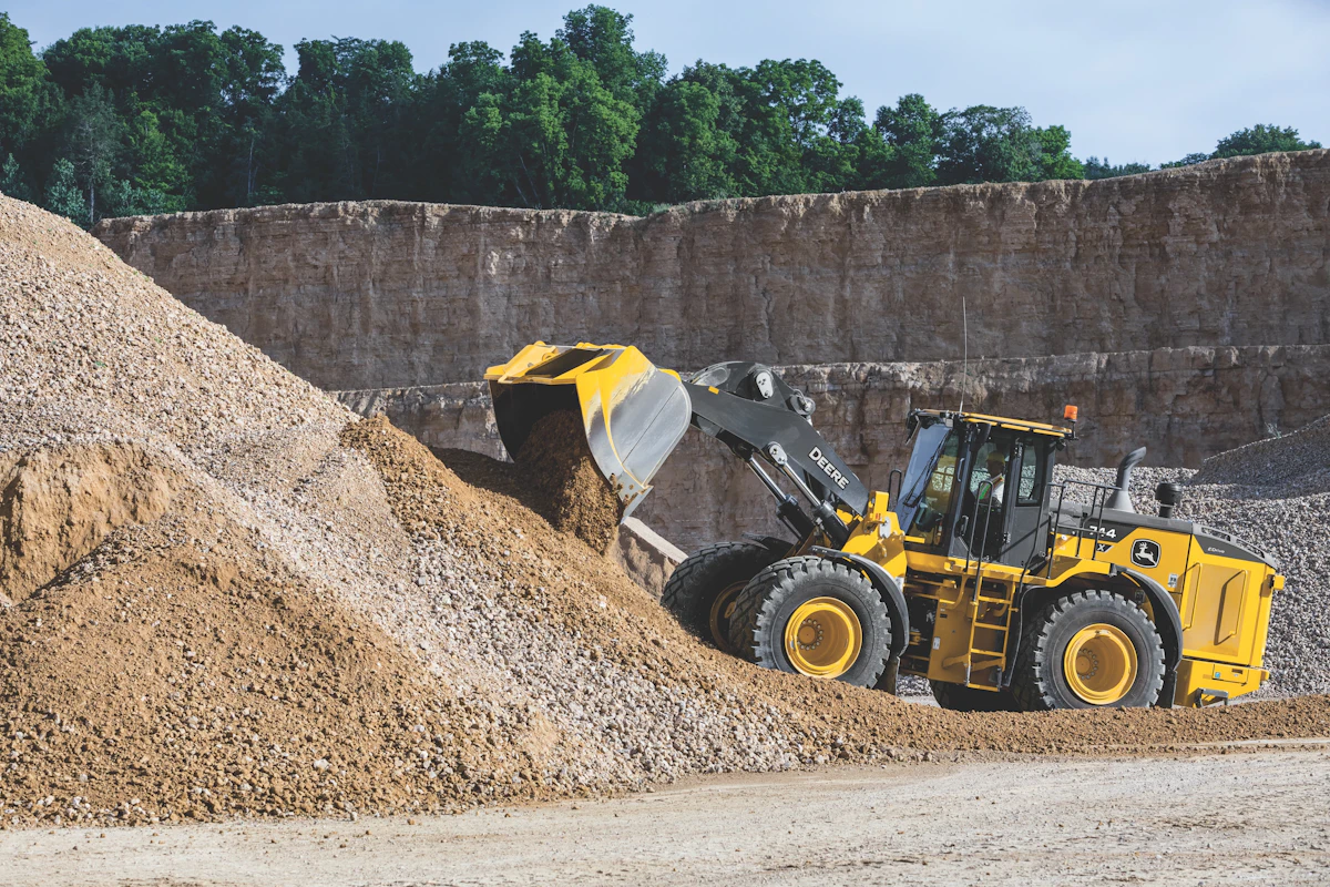 John Deere Introduces E-Drive 744 and 824 X-Tier Wheel Loaders From ...