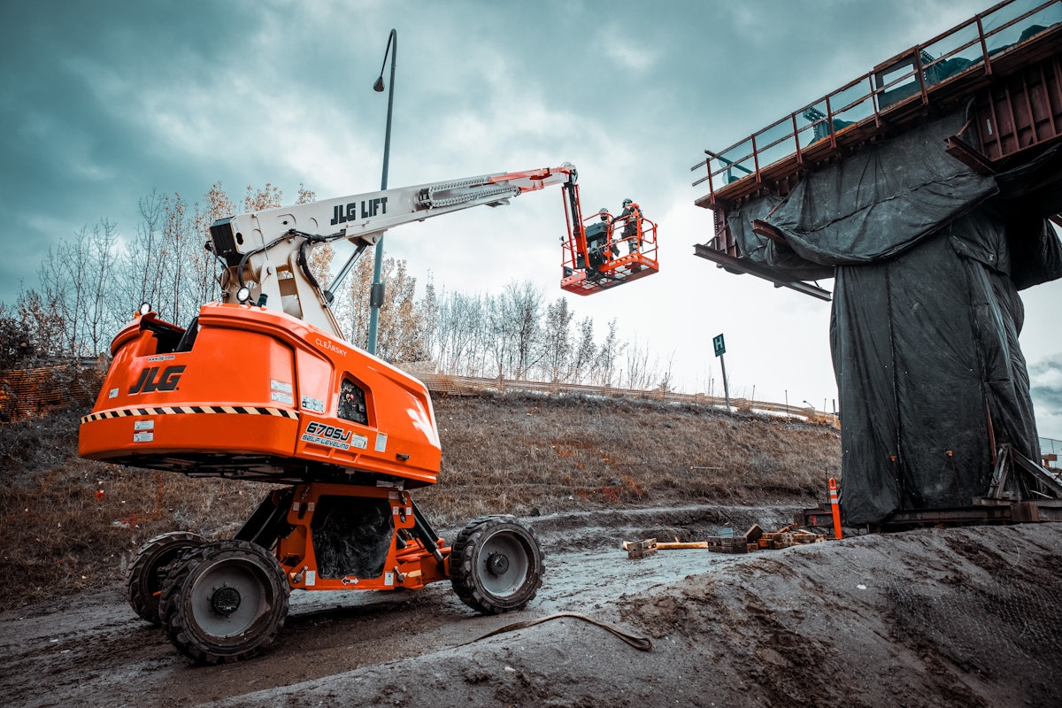 Smarter Chassis Improves Self-Leveling for Boom Lifts | For ...
